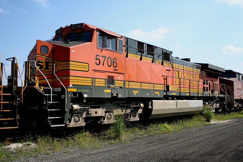 BNSF 5706